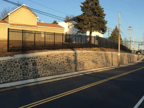 Vinyl Fencing - Iron World Manufacturing